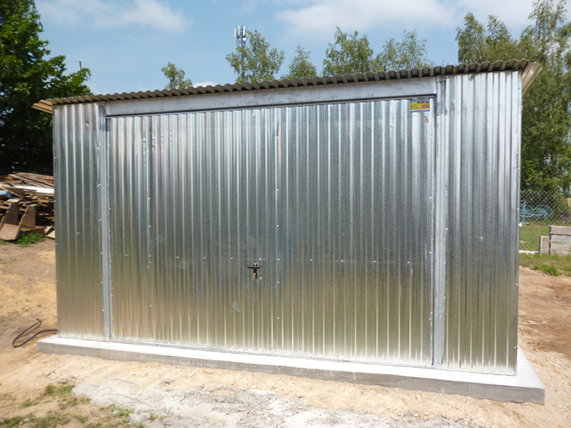 Pozinkovaná garáž 4x5m s výklopnými vraty